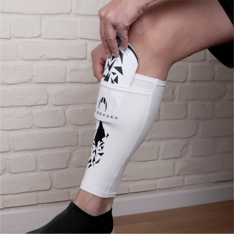 High quality, durable and ligthweight professional shin guard.